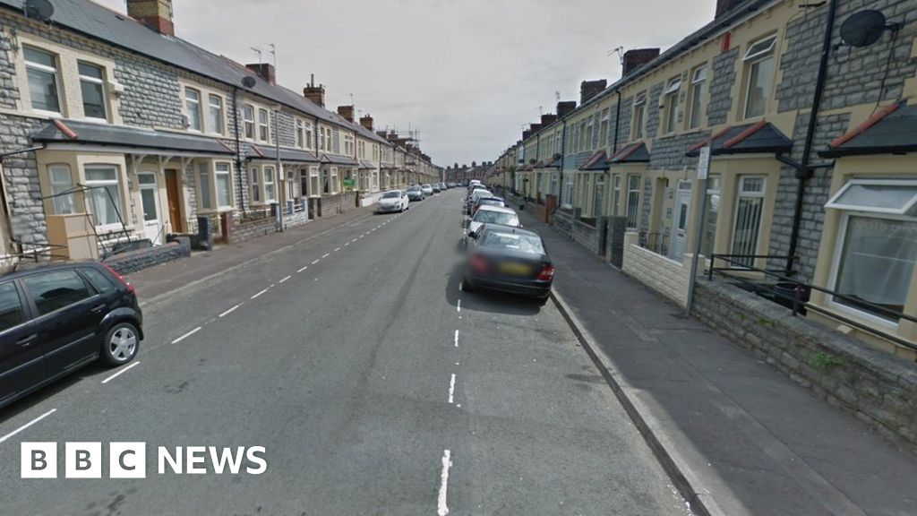 Woman, 18, punched in Barry during robbery