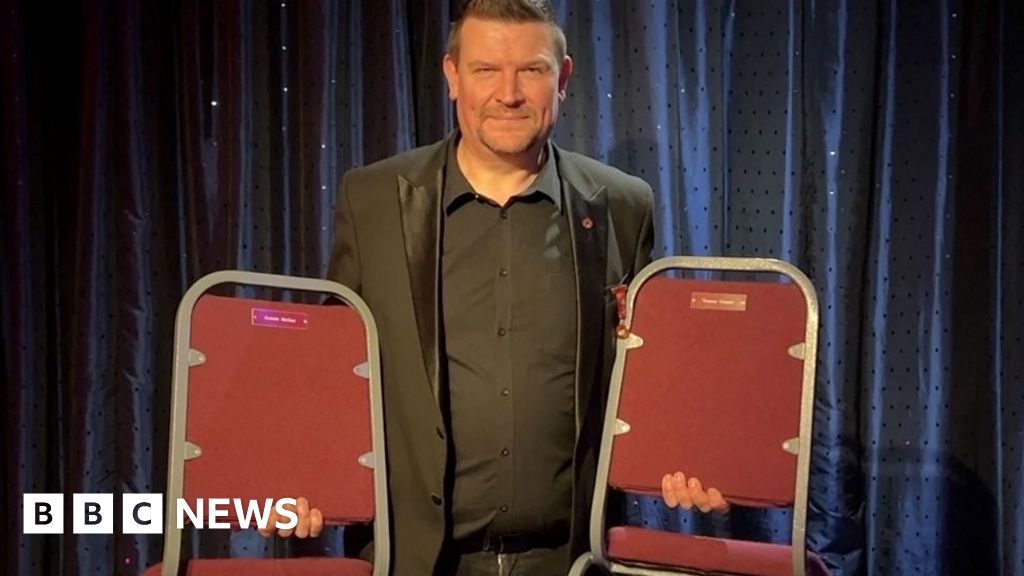 Magic: The Magic Circle giving away 'magical history' - BBC News