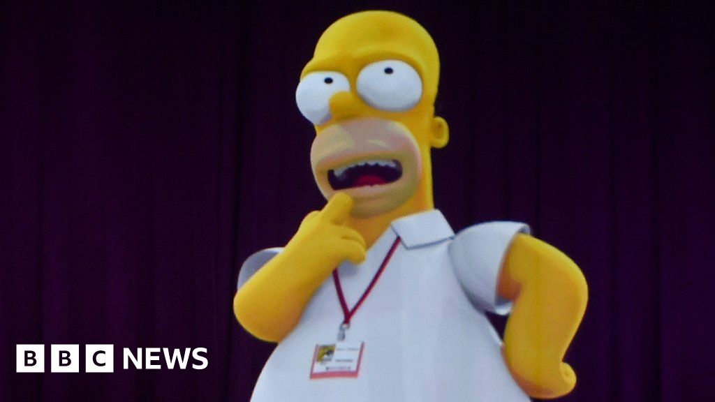 The Simpsons mock Donald Trump and endorse Hillary Clinton - BBC News