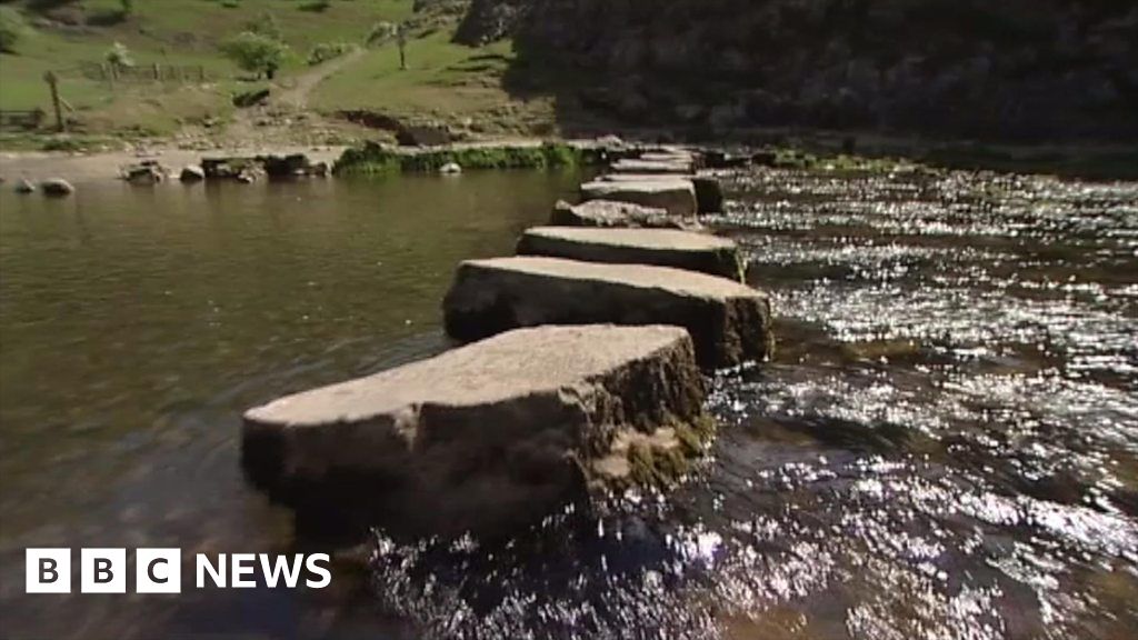 Famous stepping stones 'impassable' - BBC News
