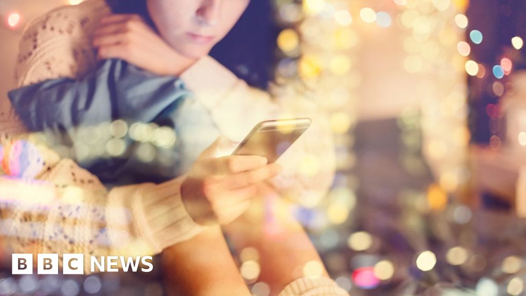 Self-harm, suicide and social media: Can you talk about them online safely?