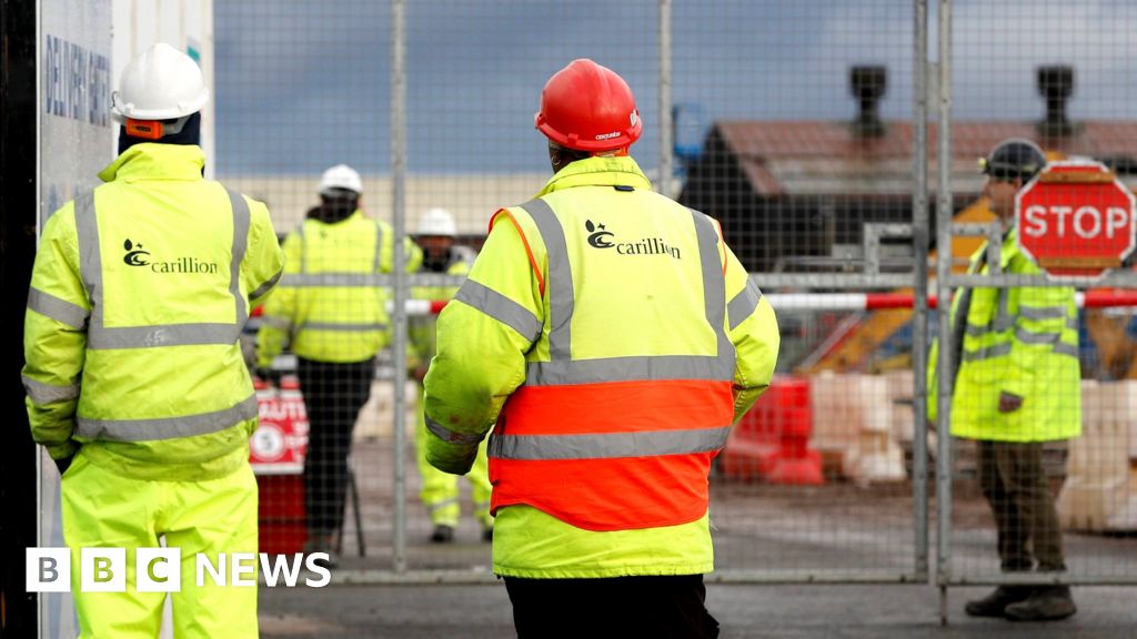 Carillion collapse raises job fears - BBC News