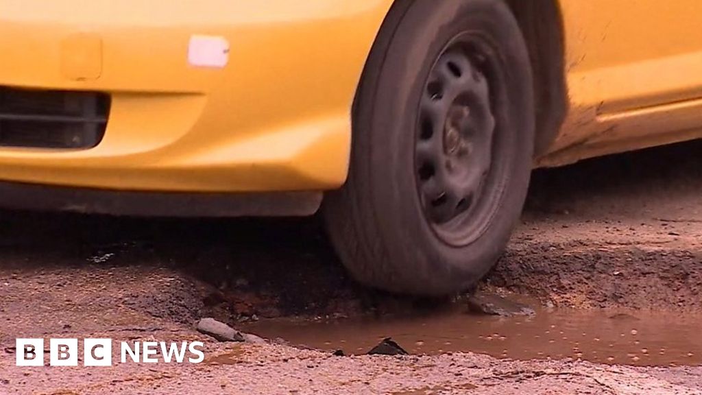 Why Zimbabwe has declared Harare's roads to be a disaster - BBC News