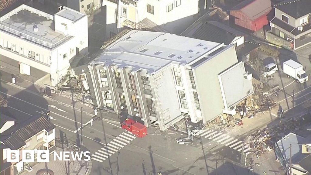 Aerial footage reveals scale of Japan quake damage - BBC News