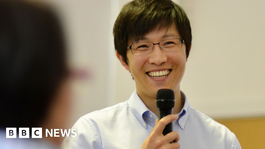 Fighting for survival on the streets of North Korea - BBC News