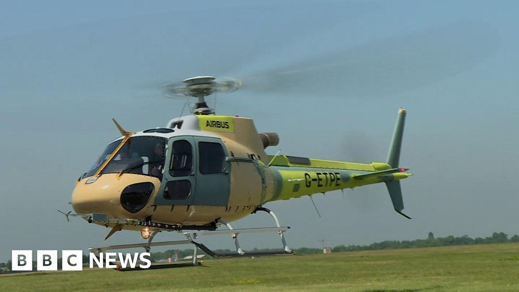 Teaching the elite to fly helicopters - BBC News