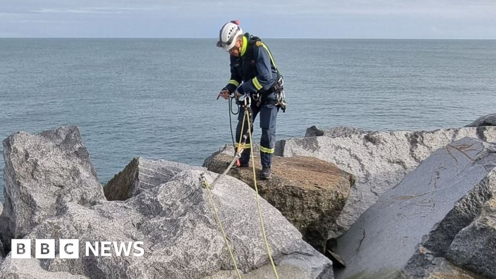 Isle of Man coastal path closed for rescue worker training