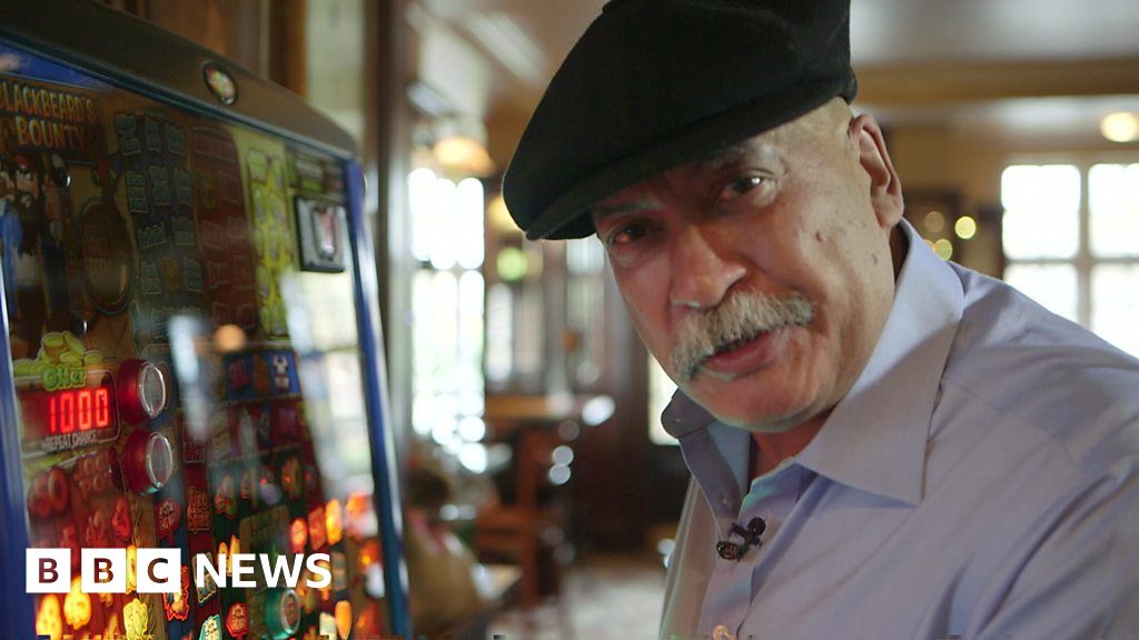 Brexit week: John Pienaar reviews Westminster headlines - BBC News