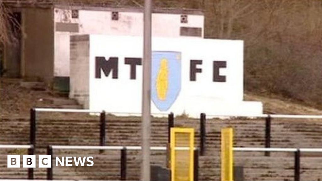 Merthyr Tydfil football heroes remembered in new film - BBC News