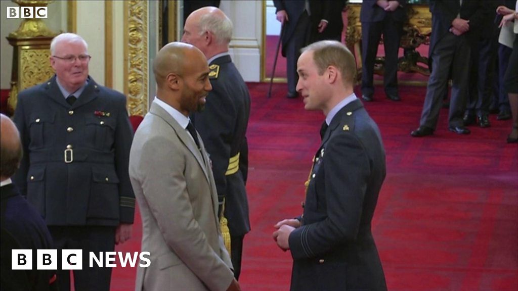 Newcastle Eagles' Fabulous Flournoy receives MBE - BBC News
