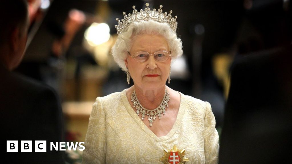 Supreme Court ruling leaves Queen in middle of political storm - BBC News