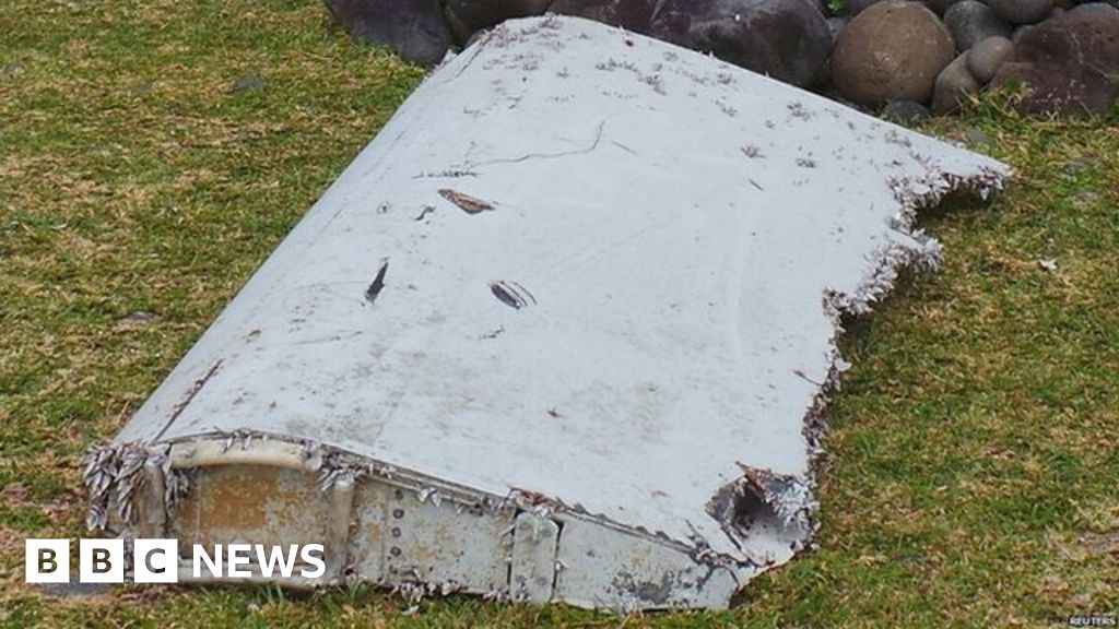 Missing jet 'could be further north' - BBC News