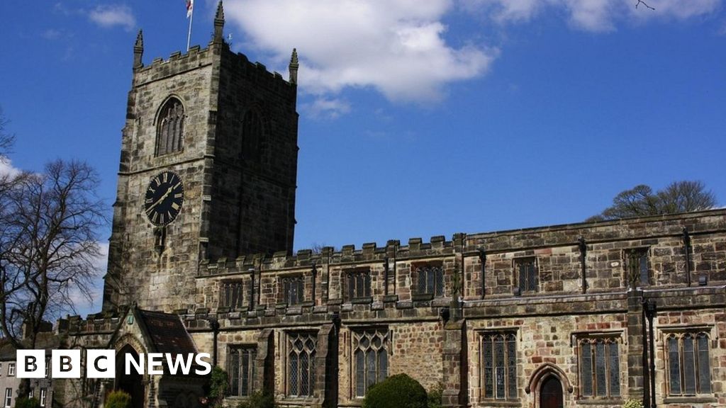 Skipton church could see solar panels installed - BBC News