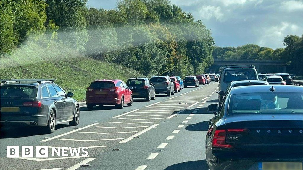 Police confirm death of man in A38 crash near Plympton - BBC News
