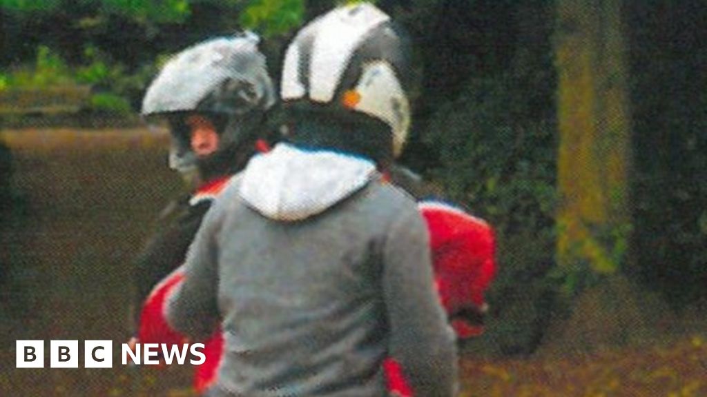 Dudley heart attack victim photos 'robbery bid men' - BBC News Dudley heart attack victim photos 'robbery bid men' - BBC News
