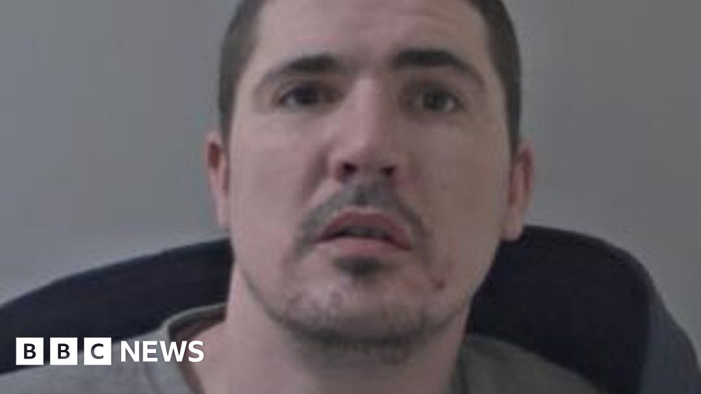 HMP Hull prisoner released in error back in custody - BBC News