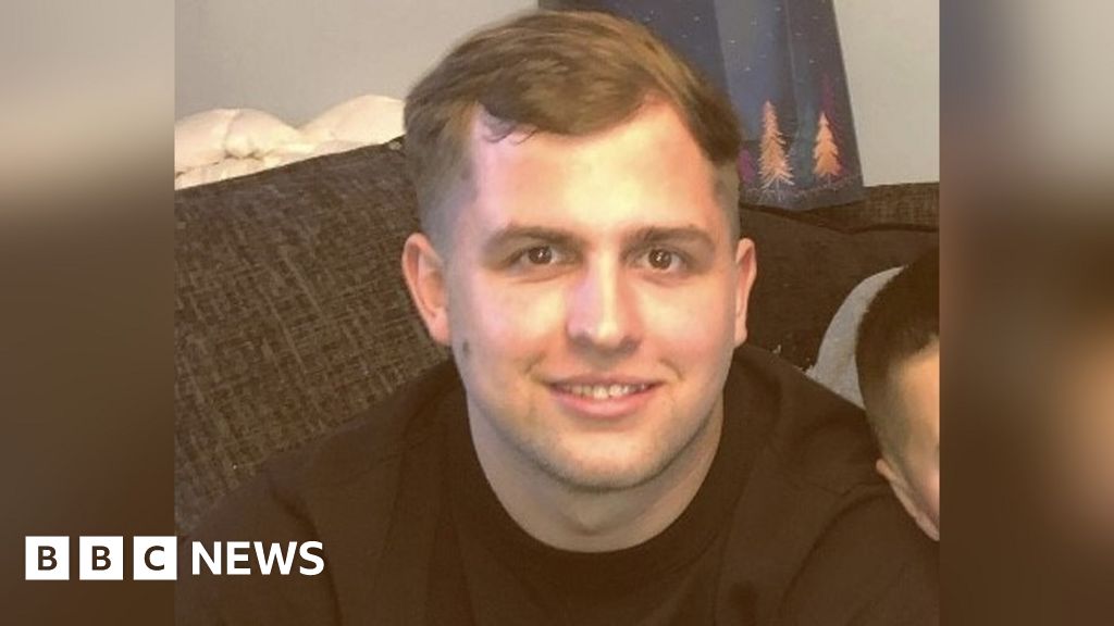 Oldham teen guilty of street chase stab murder