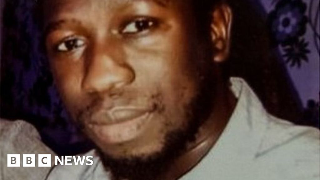 Tairu Jallow: Drug dealer's killers jailed for 10 years each - BBC News