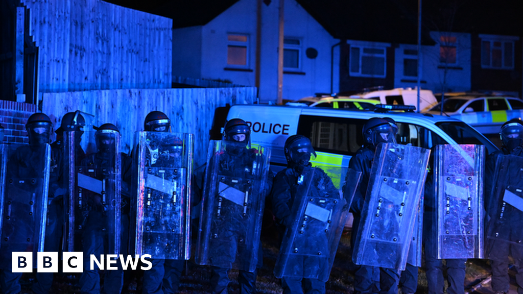 Cardiff riot: MP asks why Alun Michael spoke for police