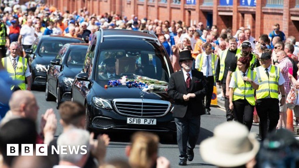 Andy Goram: Hundreds gather to pay tribute to former Rangers goalkeeper ...