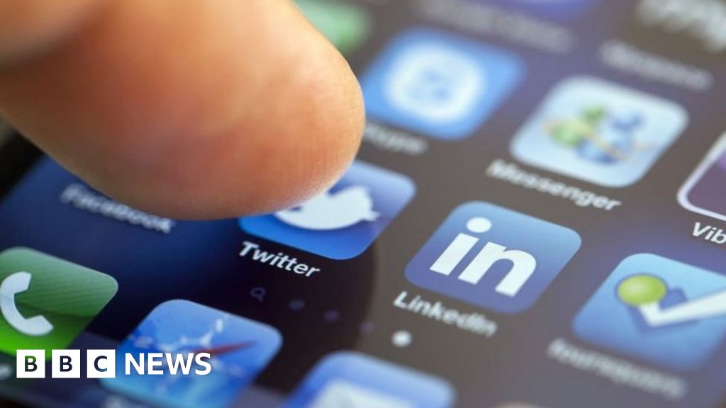 PSNI investigated over 'inappropriate tweets'