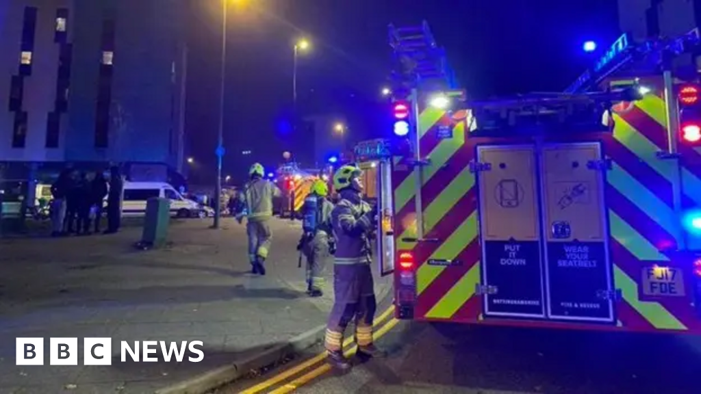 Nottingham students warned after Bonfire Night fireworks 'war'