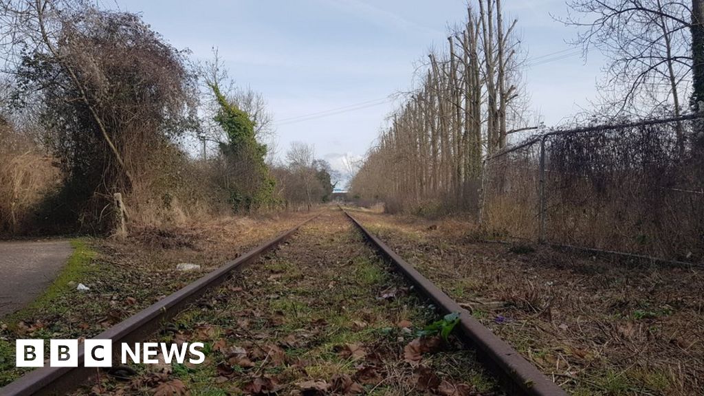 Portishead rail link one step closer as contractor chosen - BBC News