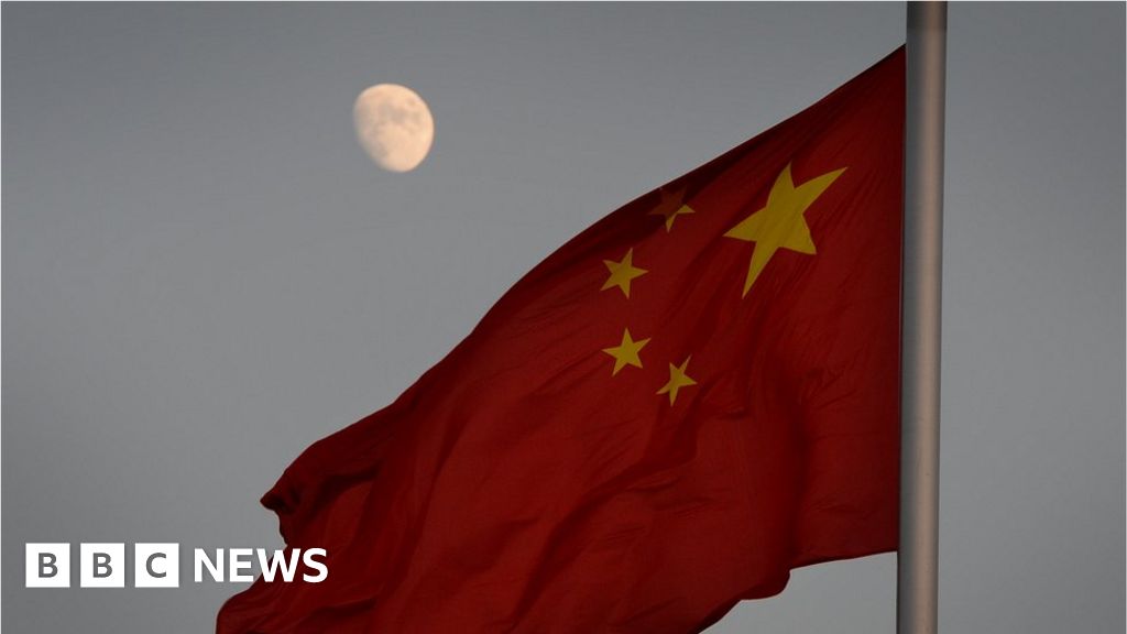 China takes aim at the Moon with long-term cabin trial - BBC News