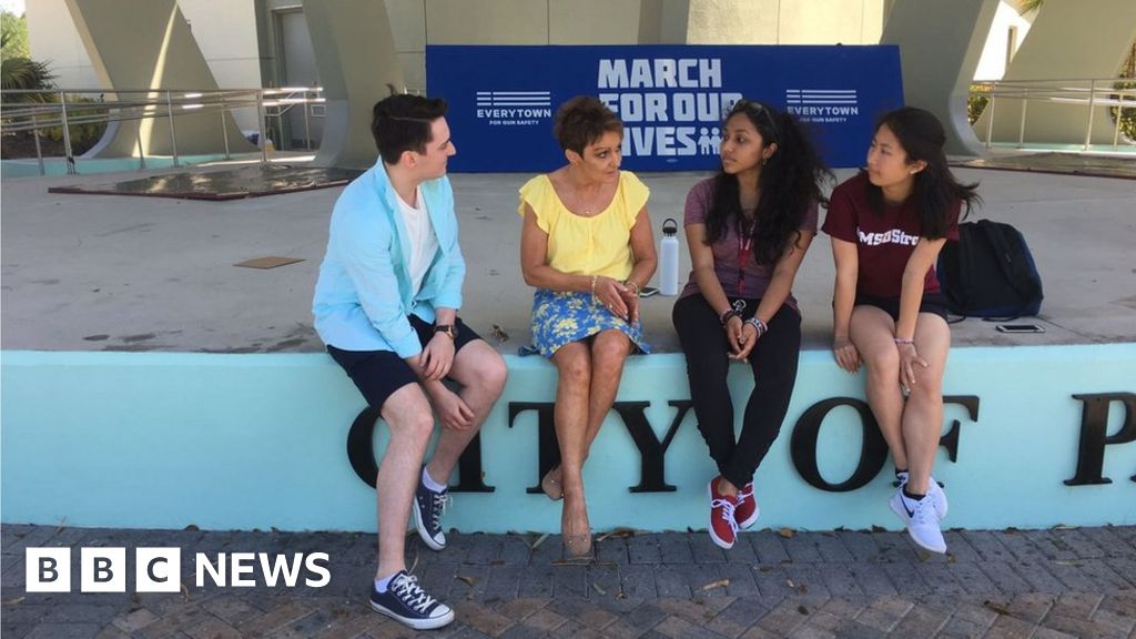 Dunblane family meets Parkland relatives - BBC News