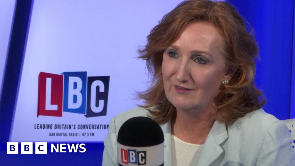 UKIP's Suzanne Evans says she feels 'bullied' by party - BBC News