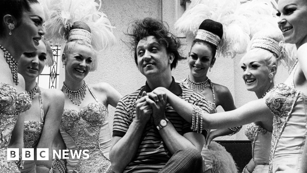 Sir Ken Dodd and the end of a comedy era - BBC News