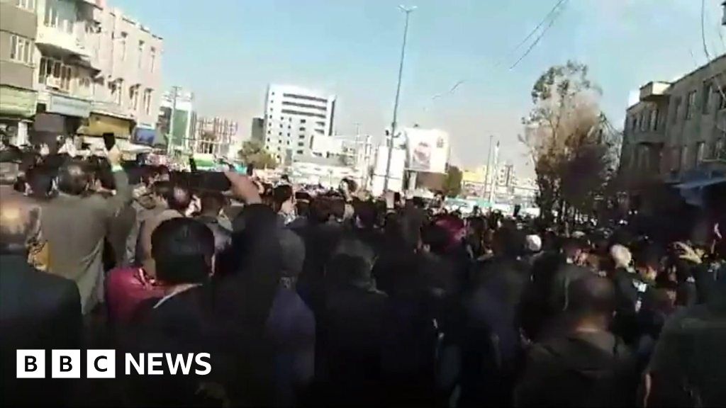 Iran protesters voice opposition in Iranian cities
