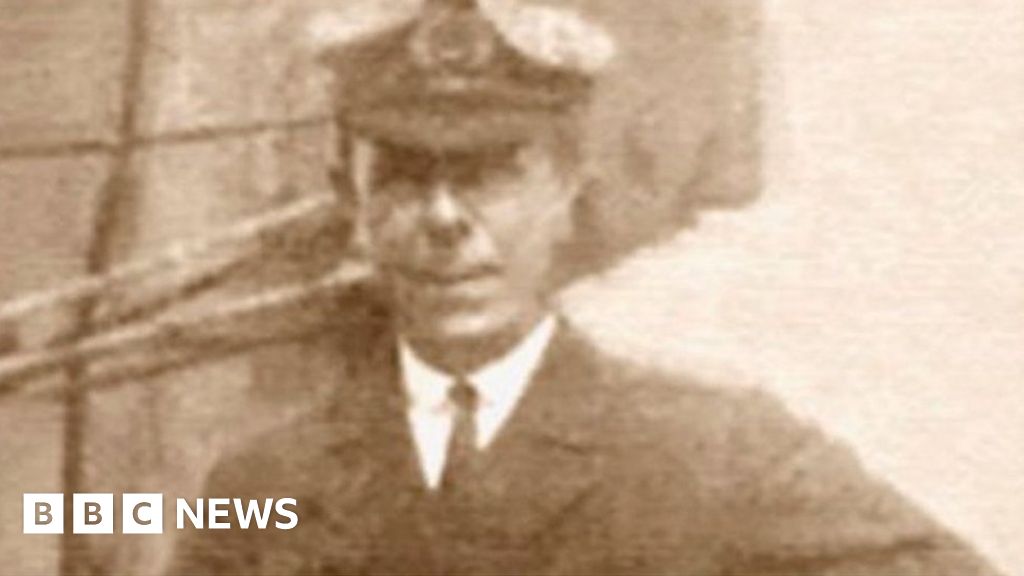 Memorial to 'jinxed' Titanic helmsman Robert Hichens unveiled in ...