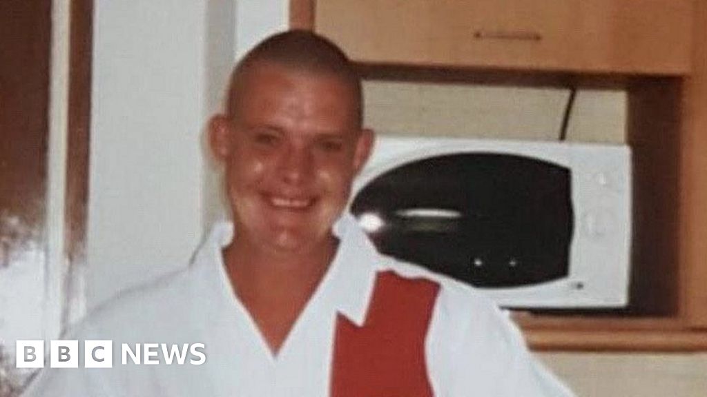 Hartlepool murder inquiry police make new arrest - BBC News