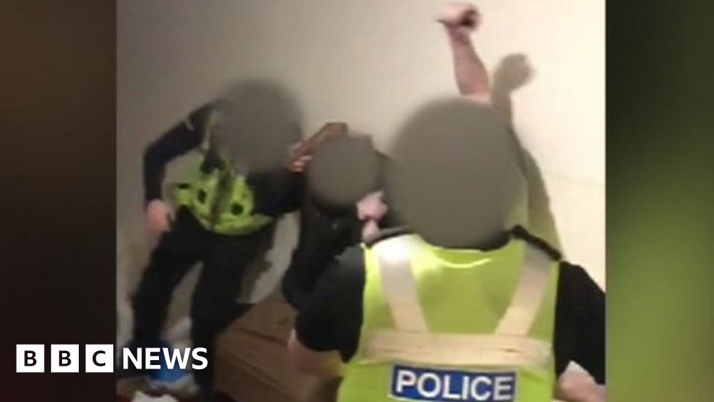 West Midlands Police restraint video referred to watchdog - BBC News