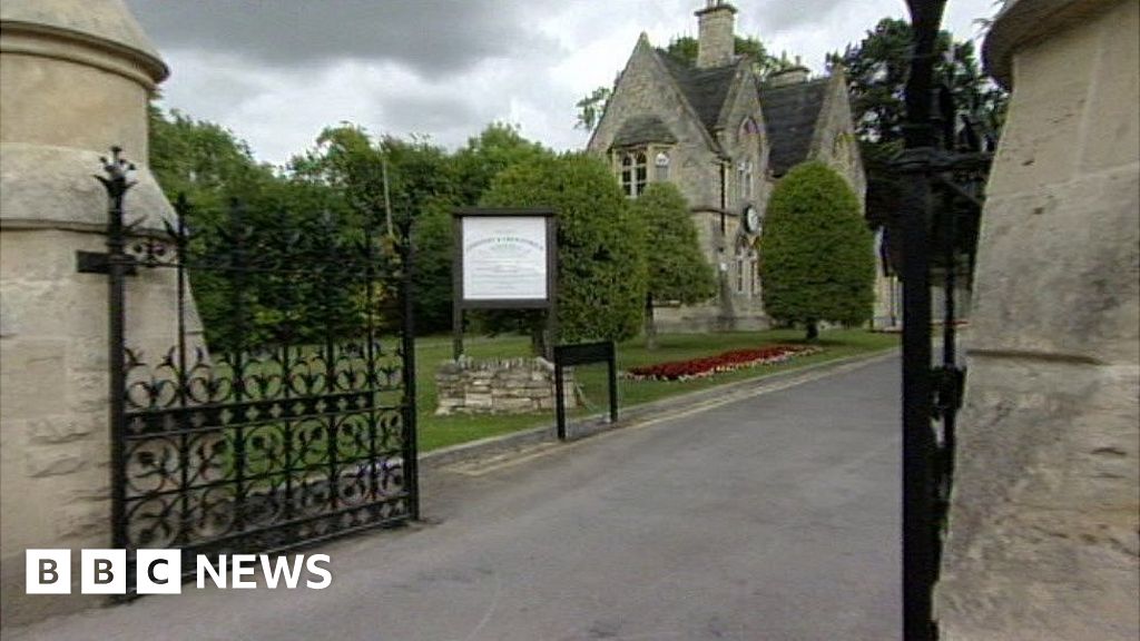 Cheltenham Crematorium set to stop taking new bookings - BBC News
