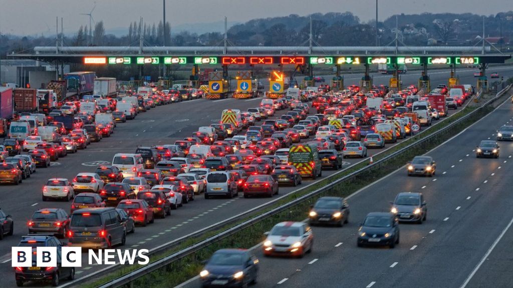 Severn bridges: Work begins to remove M4 toll booths - BBC News