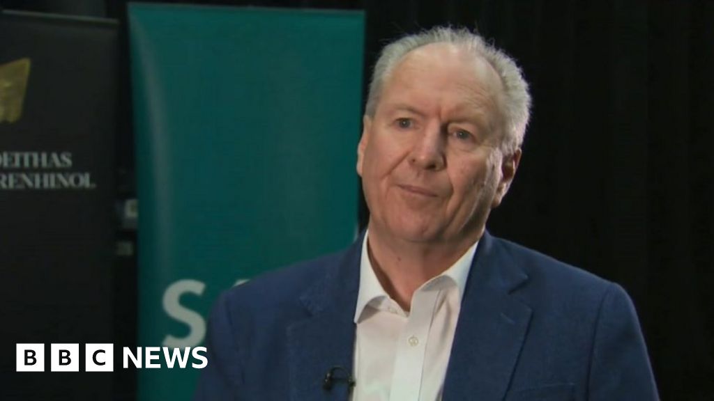 S4C chairman Huw Jones announces £3m digital strategy - BBC News