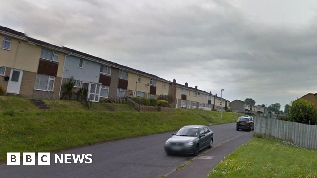 Barnstaple: Murder suspect detained for a further 36 hours - BBC News