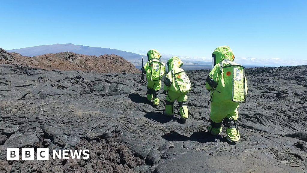 On a mission to Mars (with Hawaii stopover) - BBC News