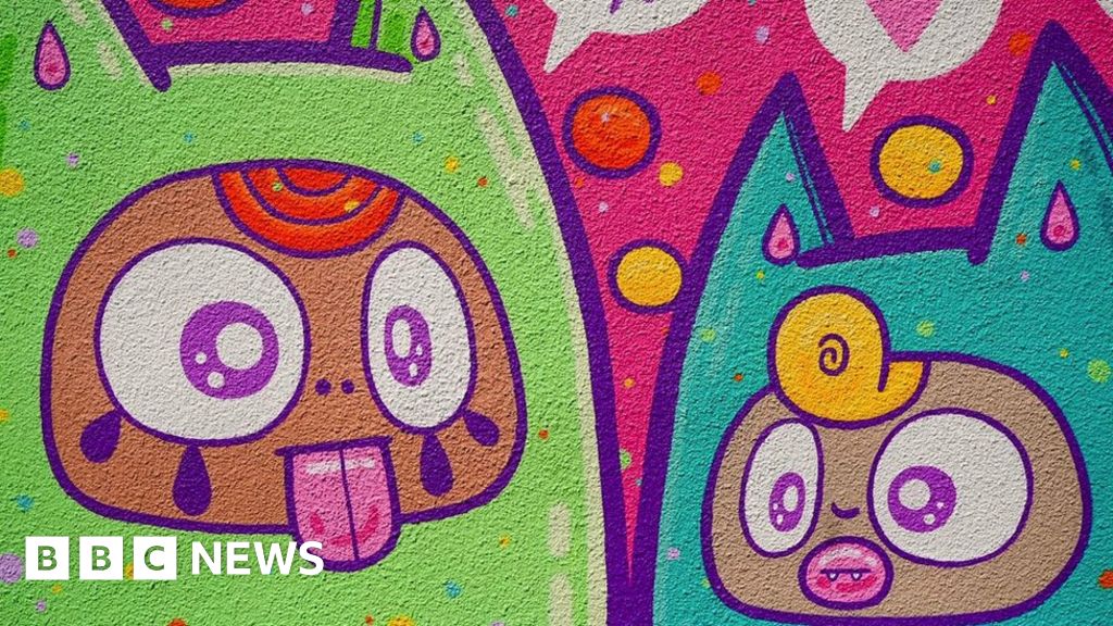 Upfest: New murals appear in Weston-super-Mare art trail - BBC News