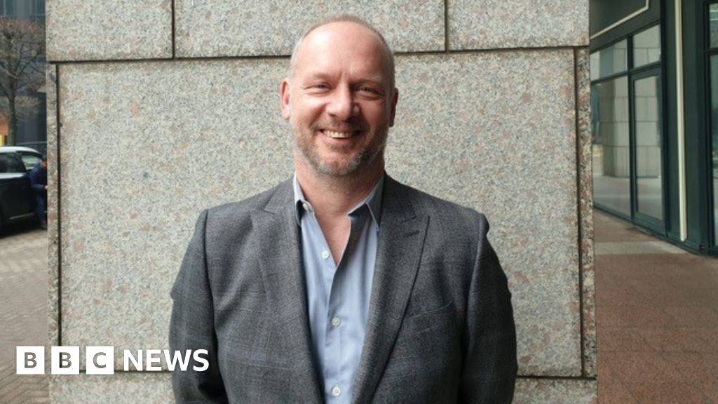 Brighton & Hove City Council appoints interim chief executive - BBC News