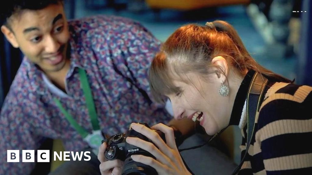 Faces of the NHS: Photos to shine light on diversity - BBC News