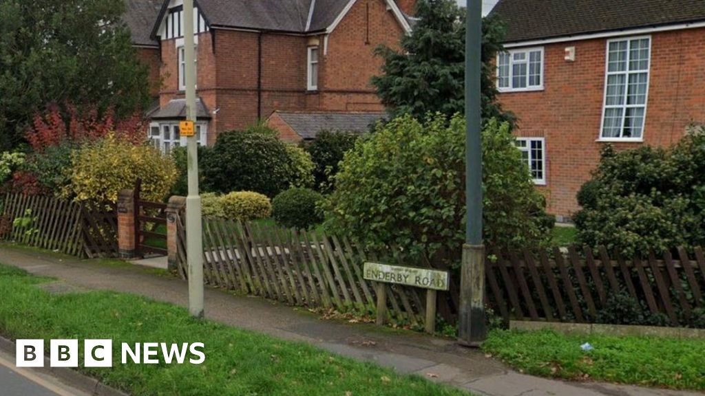Kane Brookes: Man admits trying to murder woman he stabbed - BBC News