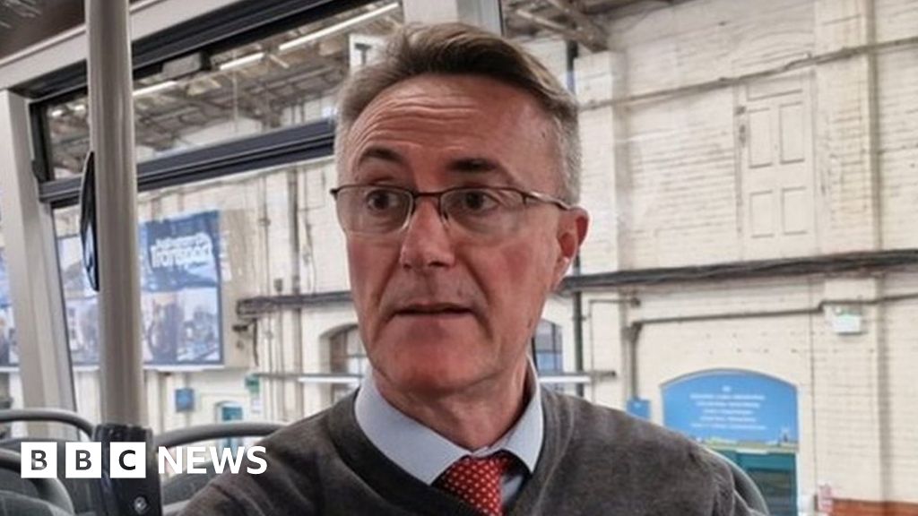 Nottingham bus firm calls proposed cuts a 'grave' step backwards - BBC News