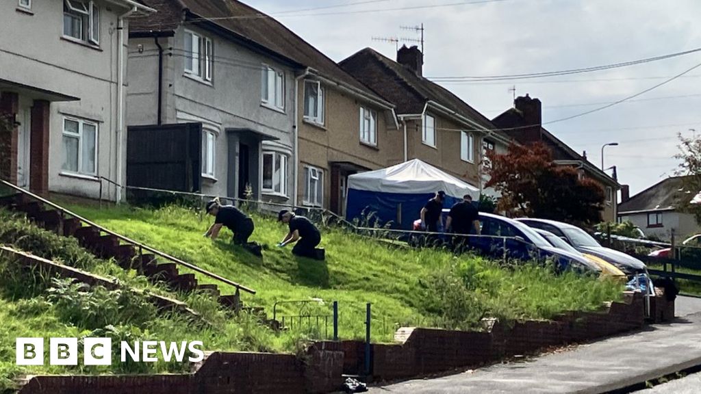 Llanelli: Man 'taunted murder victim' as he lay bleeding
