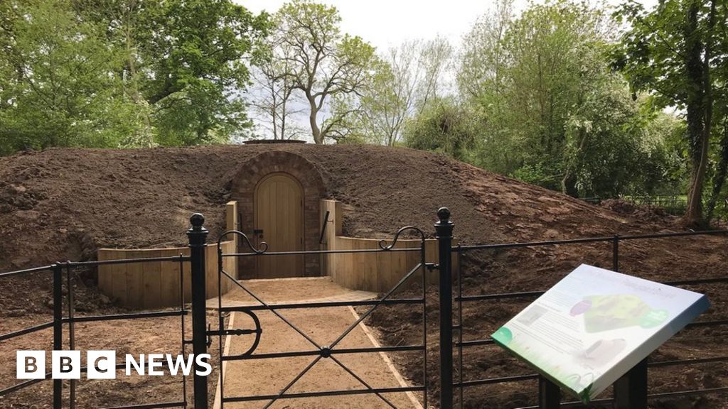 'Rare' Blaby ice house restored as tourist attraction - BBC News