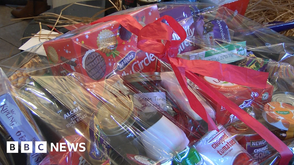 'Welcome to Wales' packs for refugees coming to Torfaen - BBC News