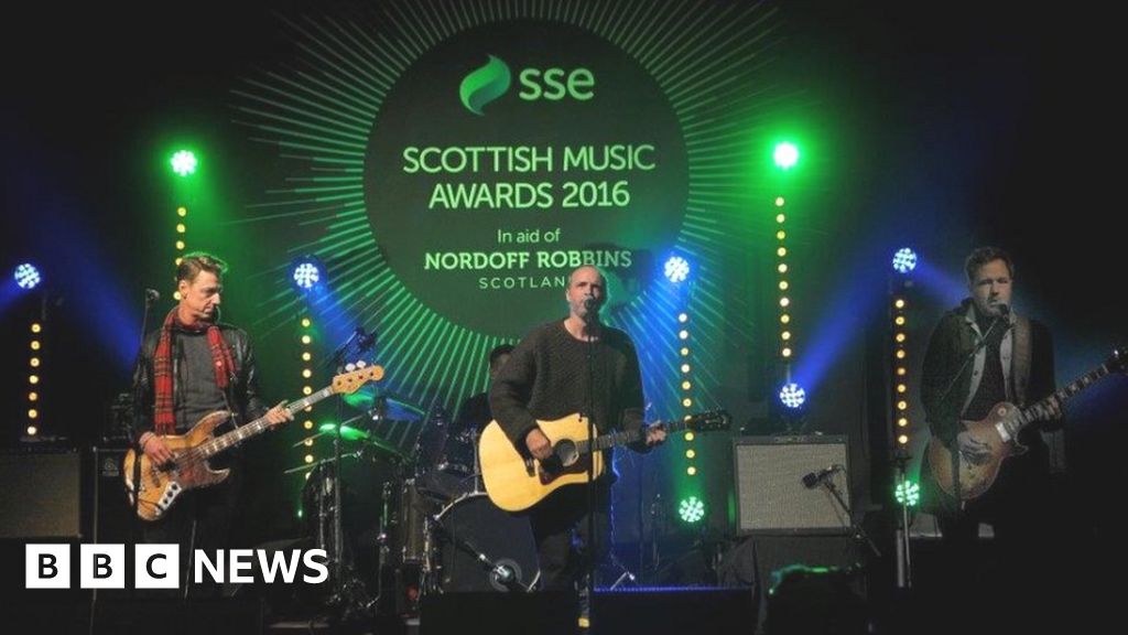 Travis honoured for music contribution at Scottish awards ceremony ...