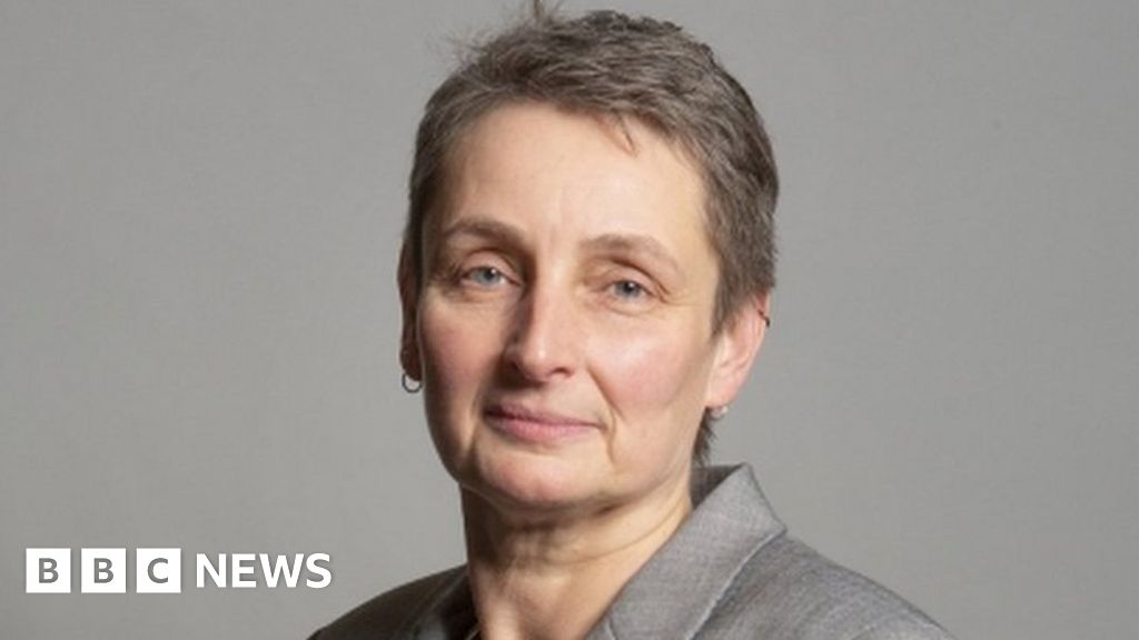 Coronavirus: Jarrow MP Kate Osborne diagnosed with virus - BBC News